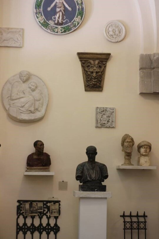 Tehnologii digitale în muzeele contemporane