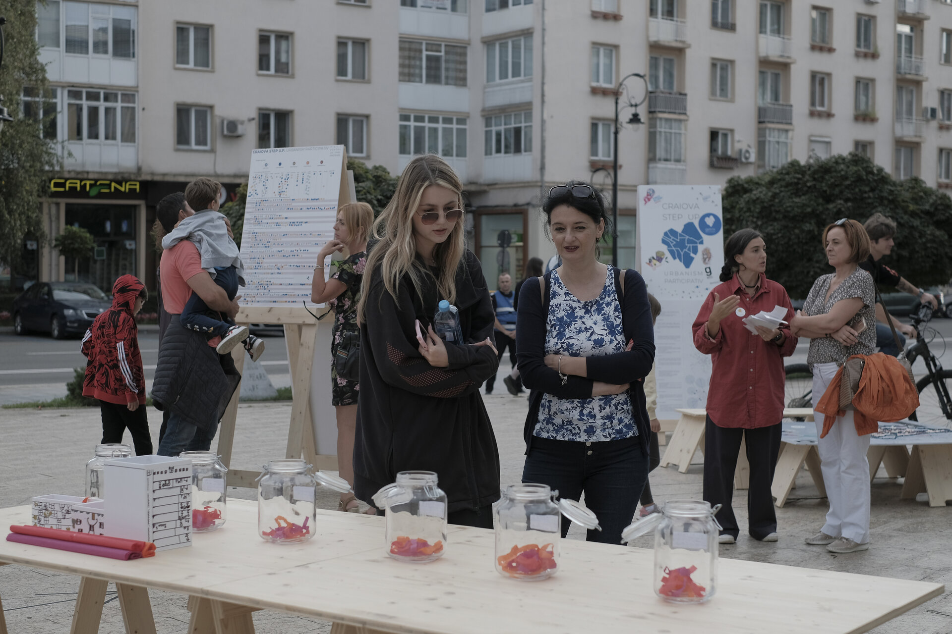 Caravana se face și se desface